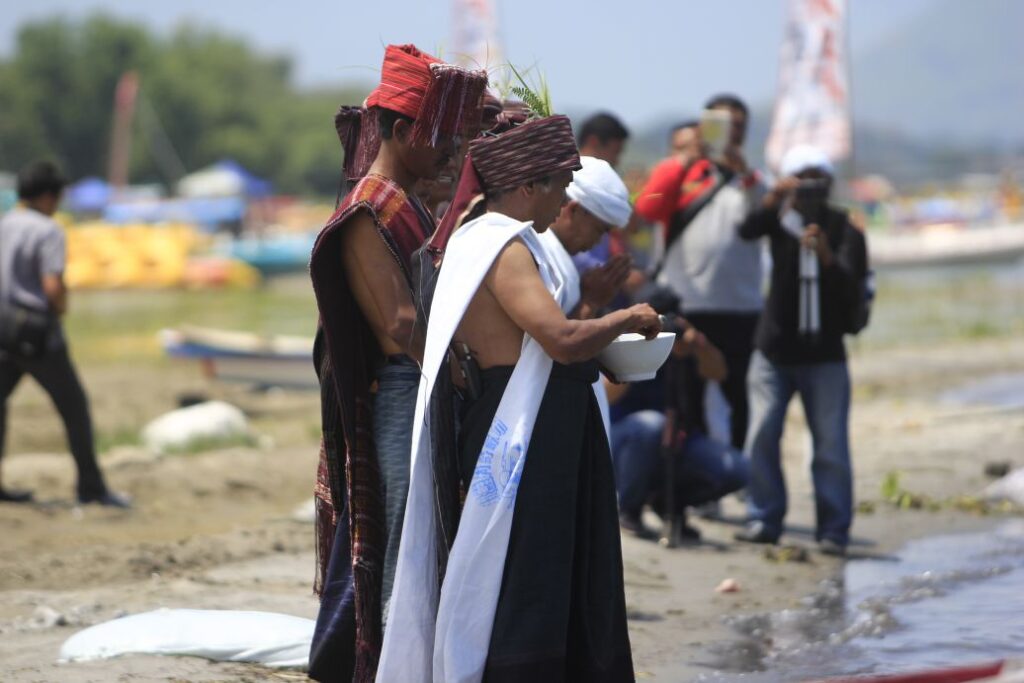 Ritual Manguras Tao sebagai Entitas Budaya Masyarakat Sekitar Danau ...